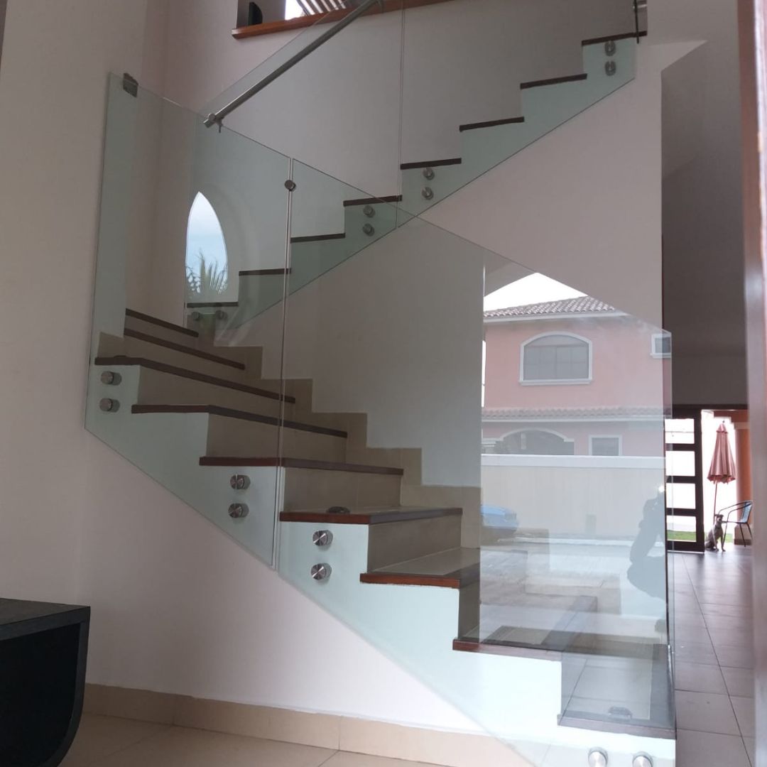 Barandas de botón en vidrio templado – INCO